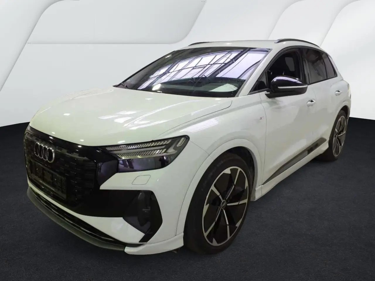 Audi Q4 e-tron 35 S LINE - Авто з США | Energy Hub Дніпро